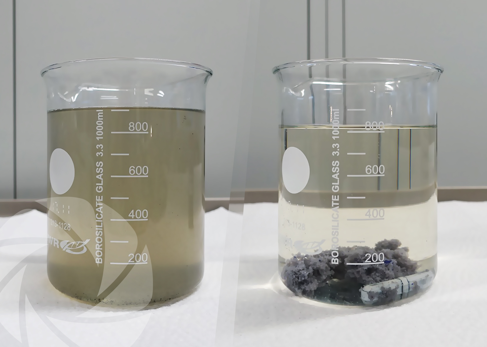 Treatment of rinsing water from a metallization and etching process